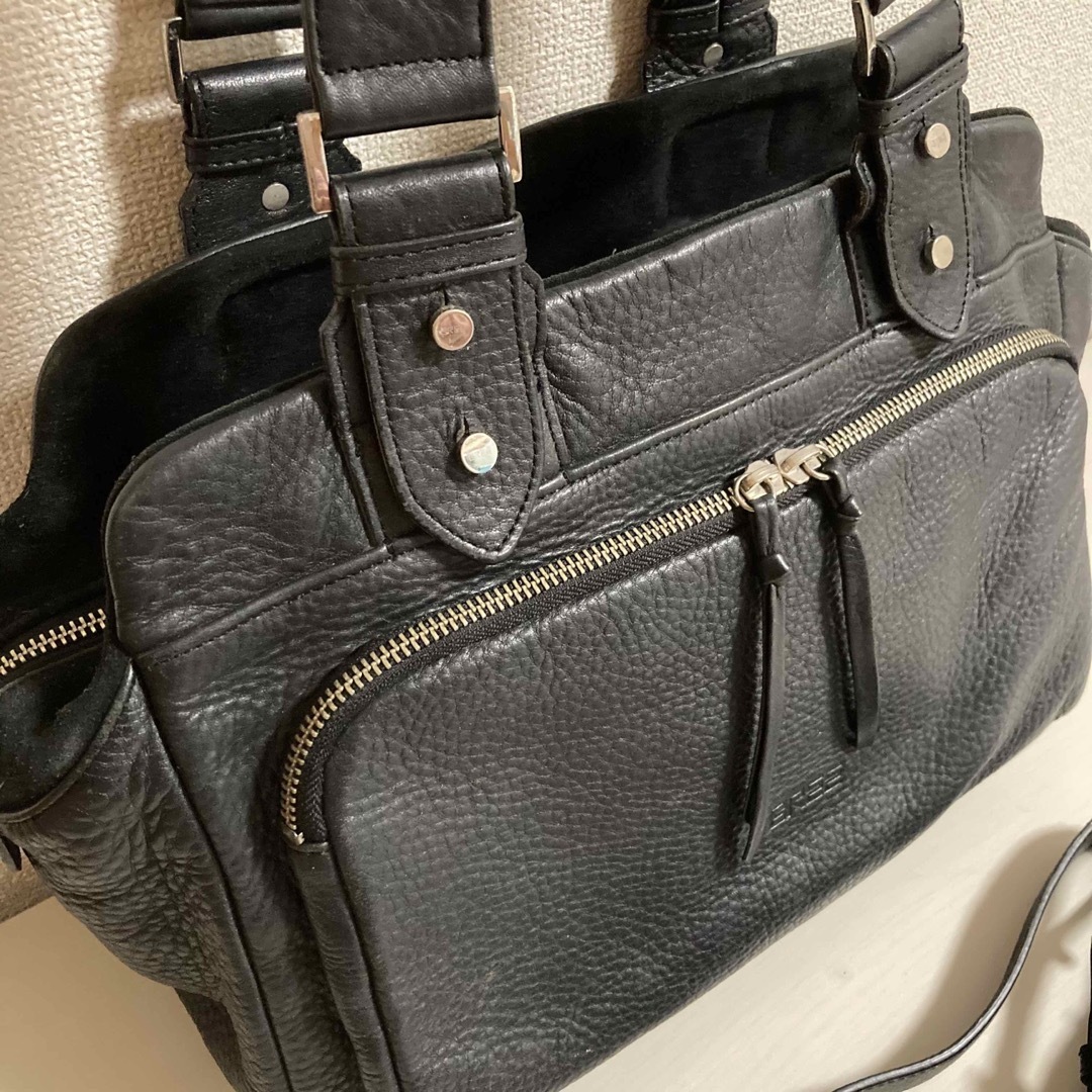 BREE ✳︎ ブリー 】トートバッグ 黒 ボストンバッグ 肩掛け BREE ✳︎ ブリー 】トートバッグ 黒 ボストンバッグ 肩掛け