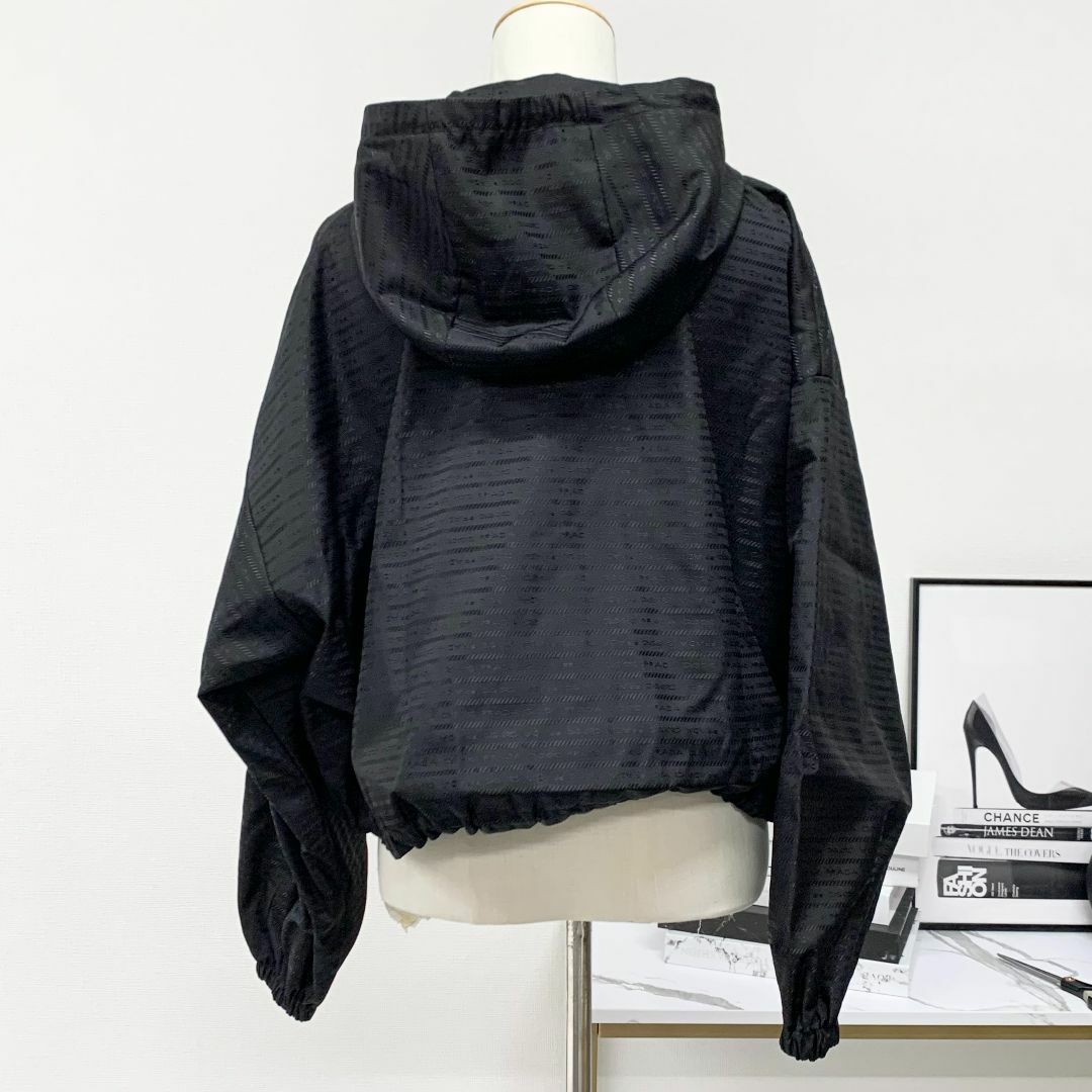 PRADA - M10692 プラダ ナイロン トライアングル ロゴ ショート PRADA - M10692 プラダ ナイロン トライアングル ロゴ ショート