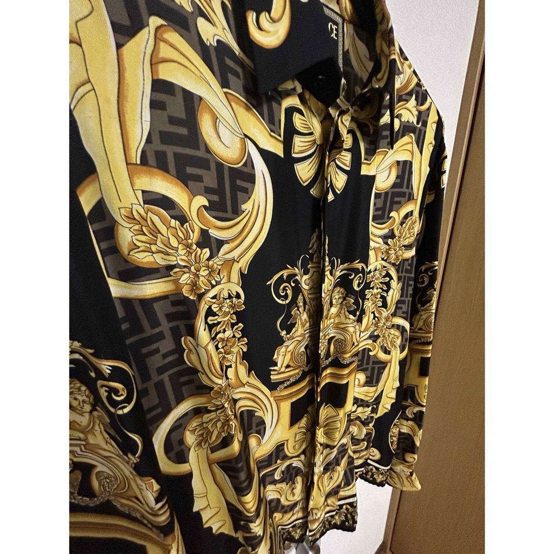 夜のオヤジは艶シャツで】FENDACE総柄シルクシャツ39黒金 夜のオヤジは艶シャツで】FENDACE総柄シルクシャツ39黒金