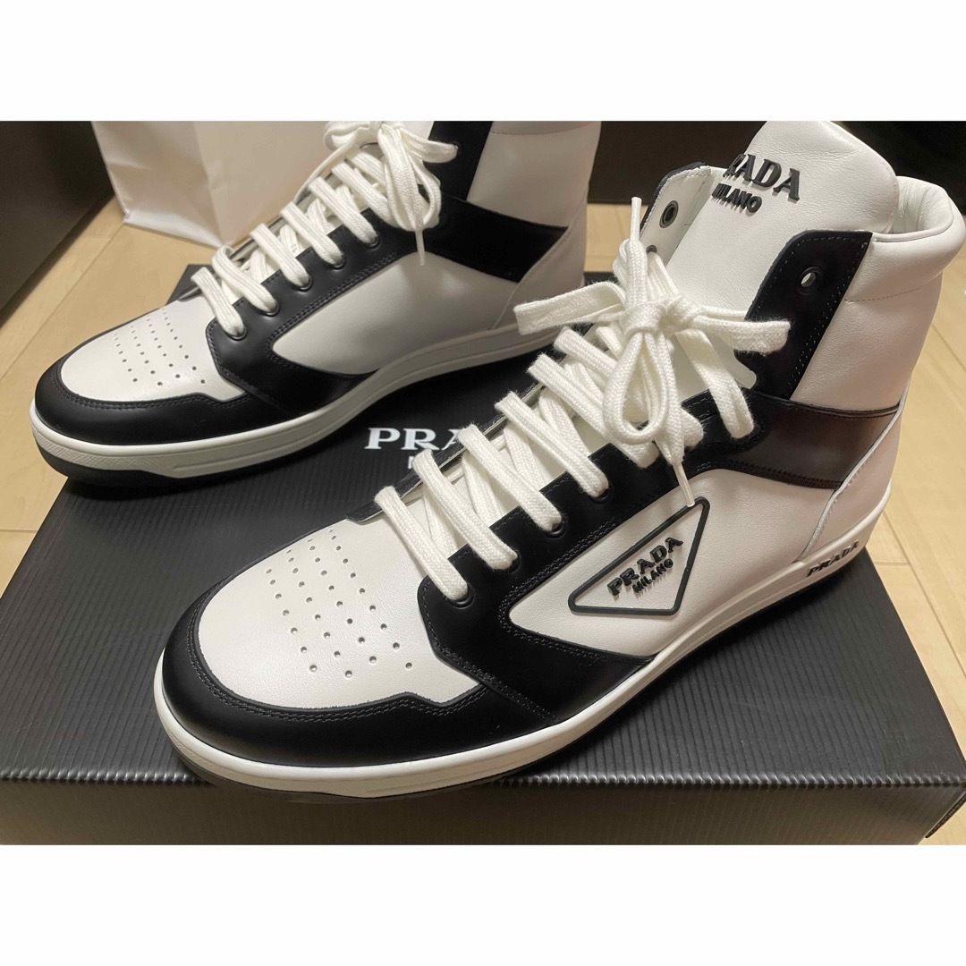 新品未使用 PRADA ハイカット スニーカー 28.5 新品未使用 PRADA ハイカット スニーカー 28.5
