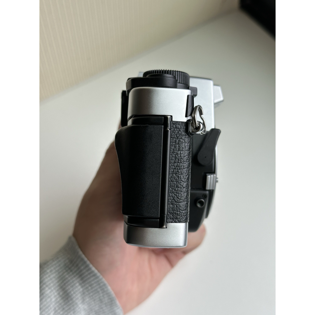 LEICA R7 ブラック 張り替えよ 一眼レフカメラ LEICA R7 ブラック 張り替えよ 一眼レフカメラ