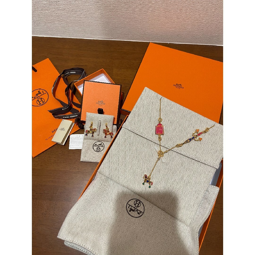 HERMES - エルメス 完売 ピアス シュヴァル・グランド・パラード HERMES - エルメス 完売 ピアス シュヴァル・グランド・パラード