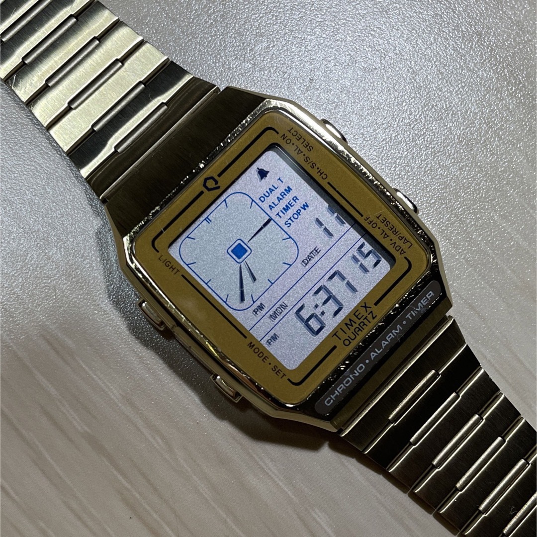 TIMEX - Timex Q CHRONO・ALARM・TIMER イエロー デジタル腕時計 TIMEX - Timex Q CHRONO・ALARM・TIMER イエロー デジタル腕時計