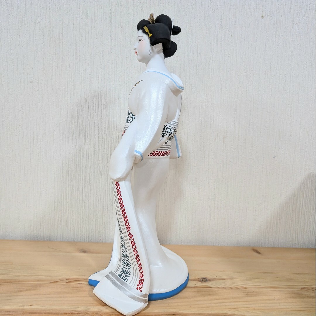 自宅保管品】中国陶器/芸者/高さ約20cm/人形 女性像/インテリア 自宅保管品】中国陶器/芸者/高さ約20cm/人形 女性像/インテリア