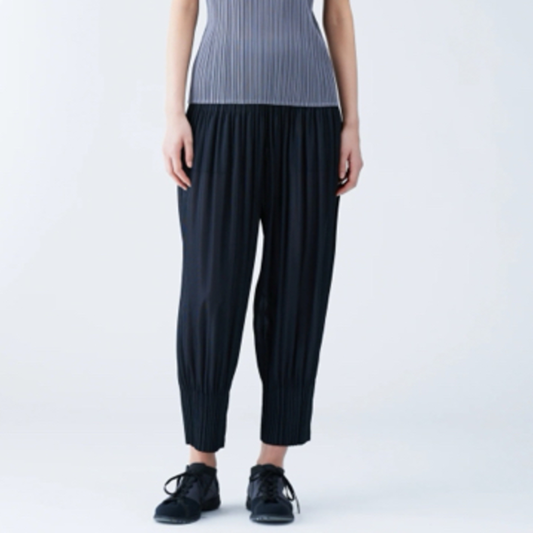 PLEATS PLEASE FLUFFY BASICS BLACK サイズ3 パンツ PLEATS PLEASE FLUFFY BASICS BLACK サイズ3 パンツ