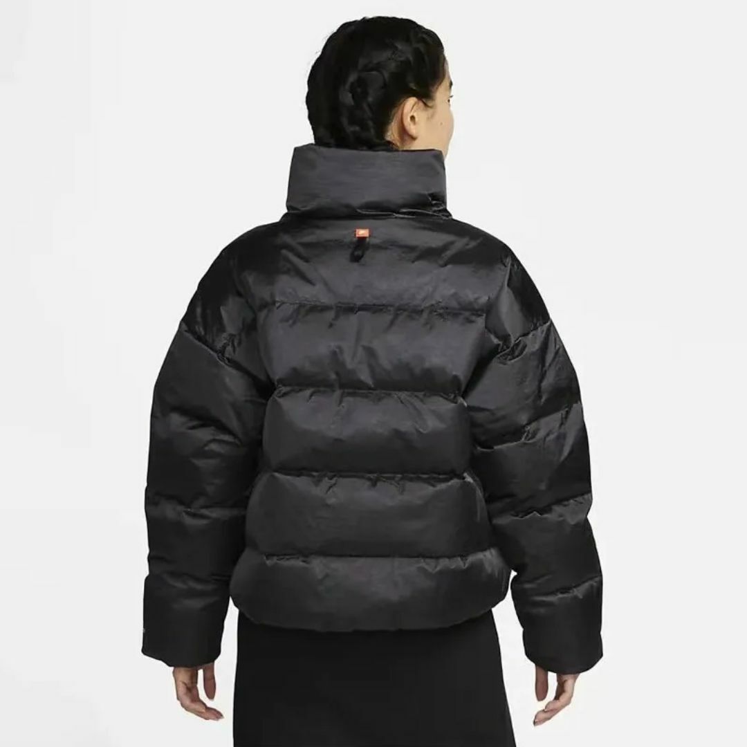 新品】Lサイズ NIKE WMNS Synthetic シャイン ジャケット 新品】Lサイズ NIKE WMNS Synthetic シャイン ジャケット
