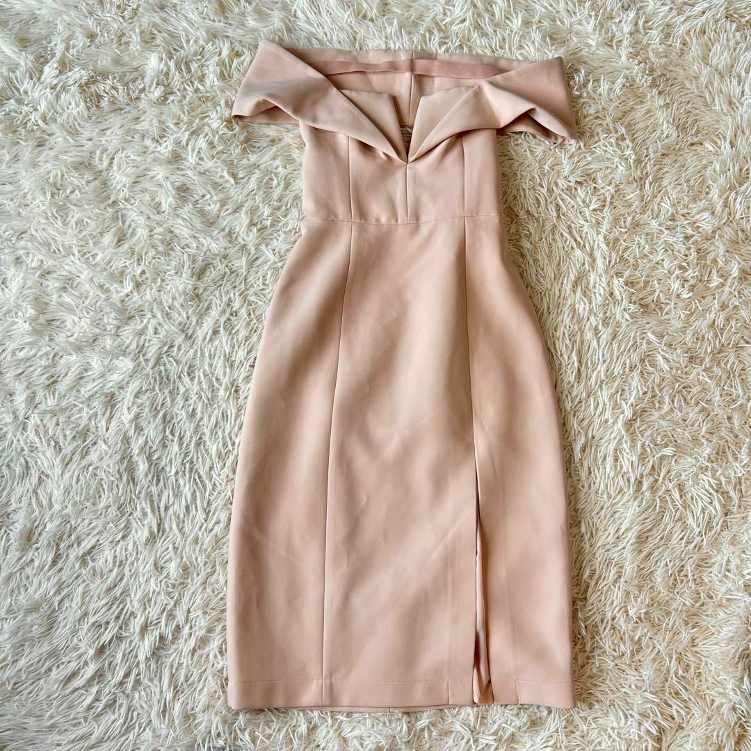 BCBGMAXAZRIA - 未使用 BCBG MAXAZRIA オフショルスリット BCBGMAXAZRIA - 未使用 BCBG MAXAZRIA オフショルスリット