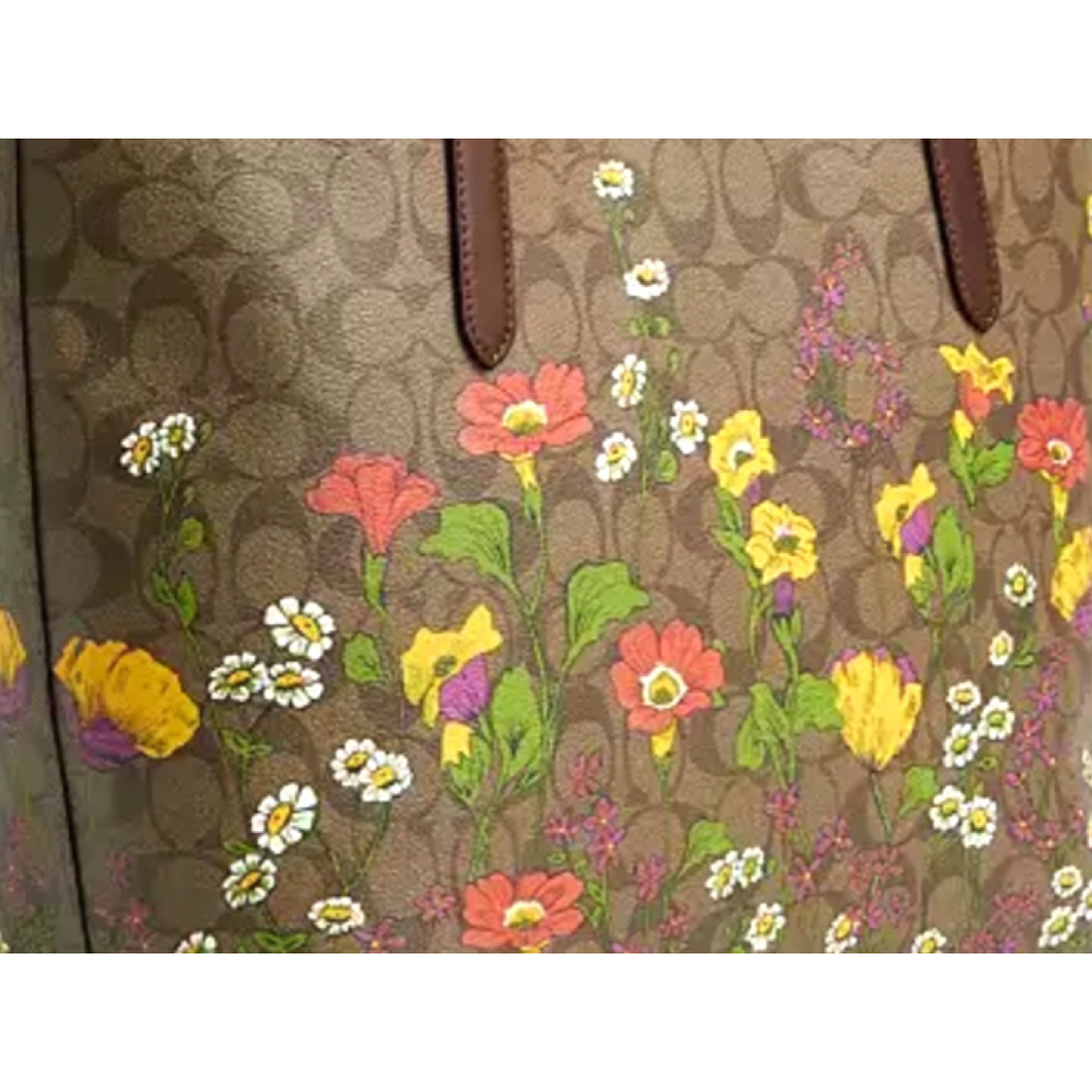 コーチCOACH シグネチャーに自然の花のシティ トート A4OK コーチCOACH シグネチャーに自然の花のシティ トート A4OK