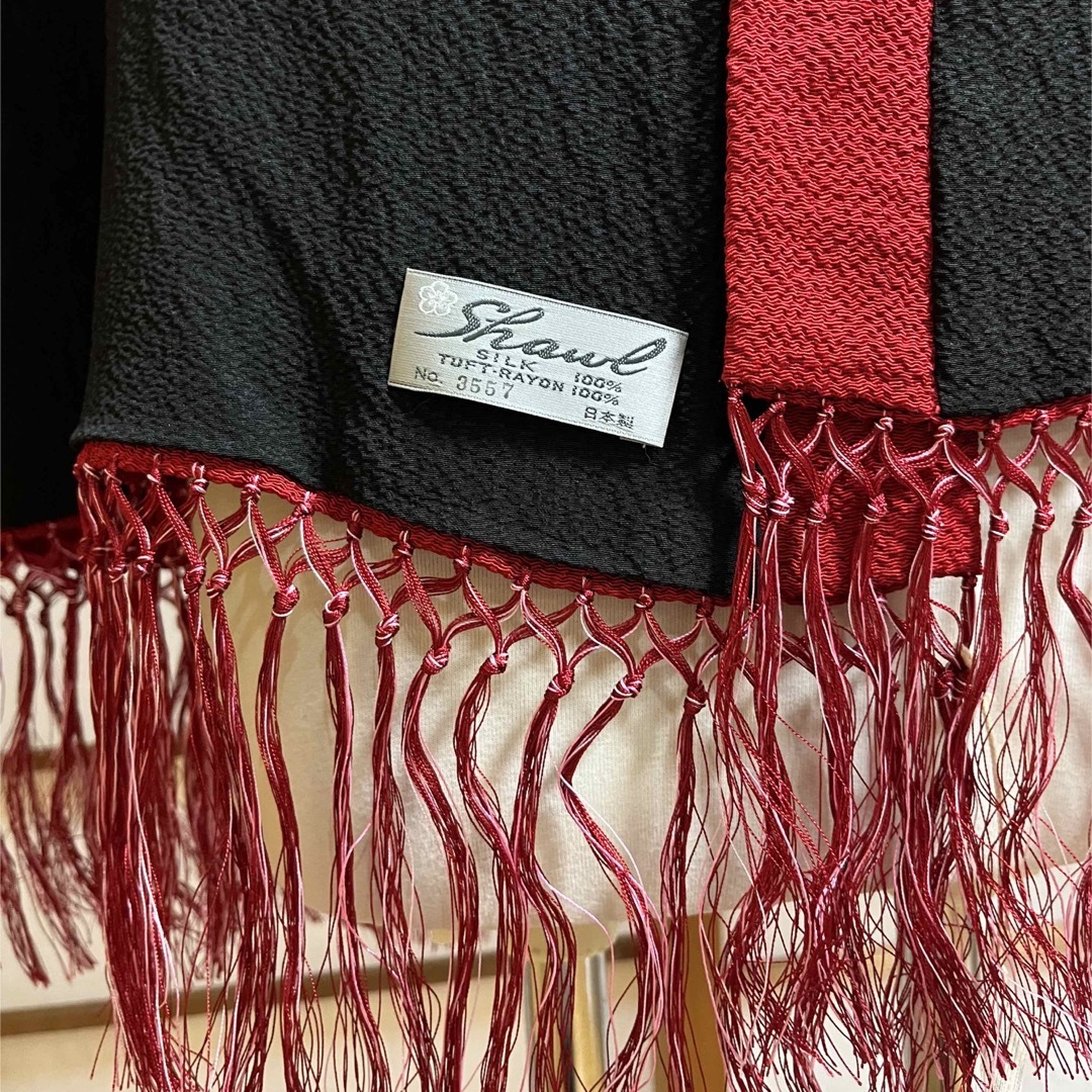 着物ショール 振袖ストール 絹100%縮緬 小桜刺繍入 大判ショール 着物ショール 振袖ストール 絹100%縮緬 小桜刺繍入 大判ショール