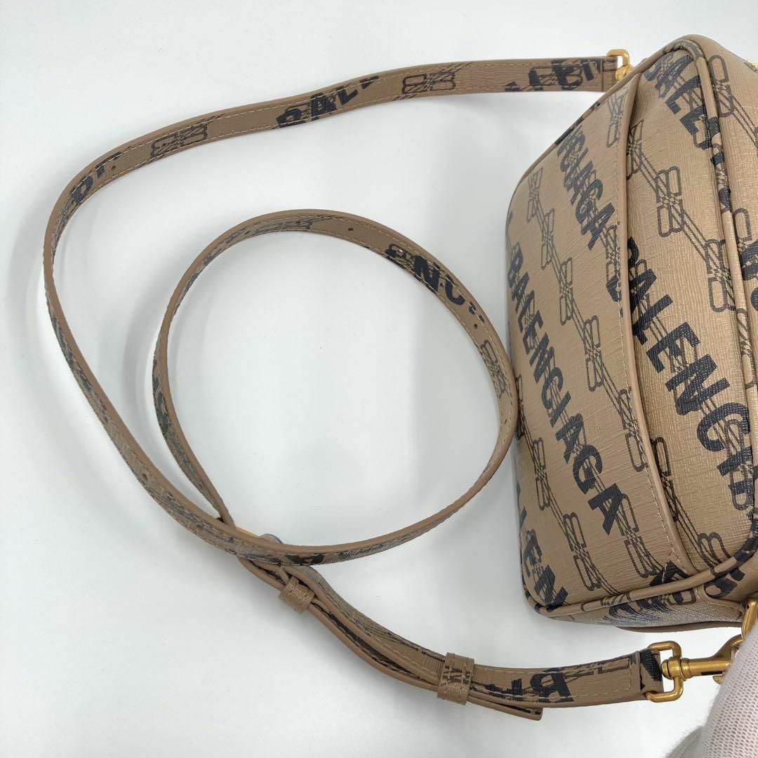 新品未使用 Balenciaga ショルダーバッグ BB MONOGRAM 新品未使用 Balenciaga ショルダーバッグ BB MONOGRAM