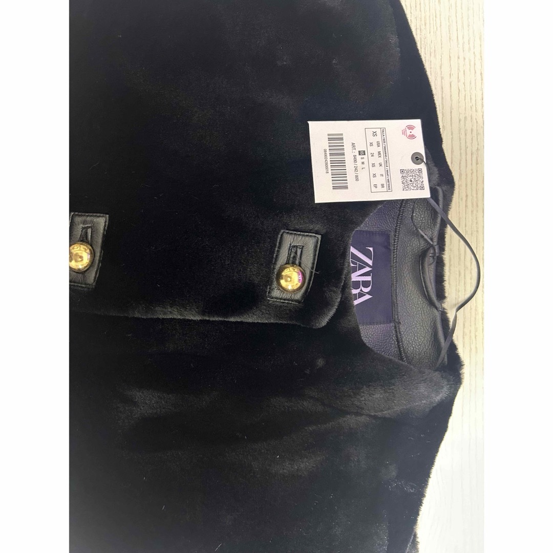 完売品 ZARA フェイクファージャケット ZWコレクション XS 新品 完売品 ZARA フェイクファージャケット ZWコレクション XS 新品