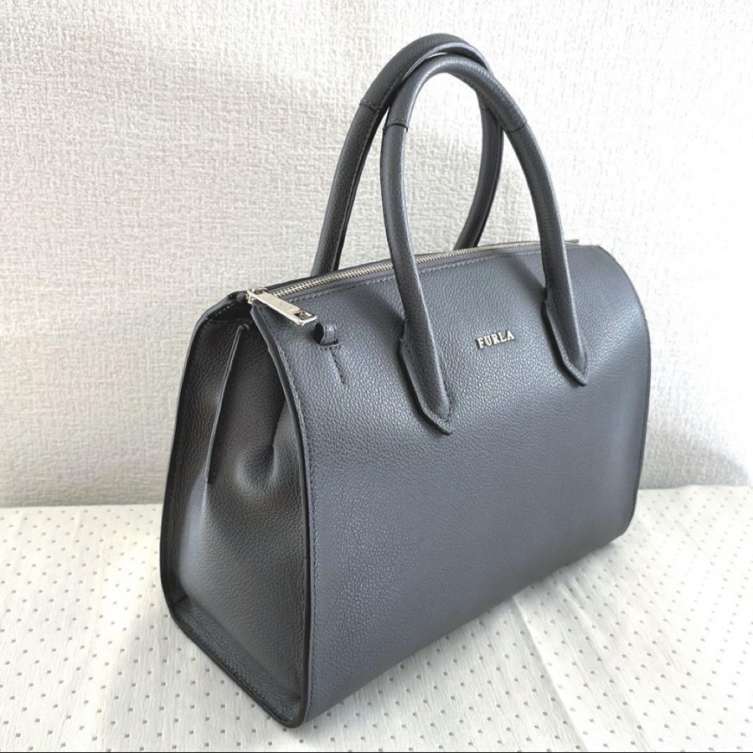 極美品 FURLA フルラ 本革 レザーハンドバッグ ショルダーバッグ 極美品 FURLA フルラ 本革 レザーハンドバッグ ショルダーバッグ