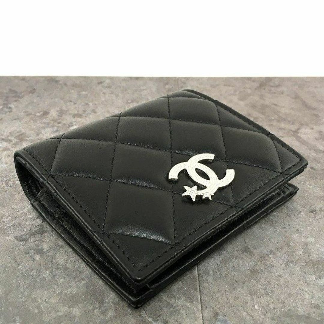 CHANEL - 送料込み! 未使用品 CHANEL マトラッセ コンパクト CHANEL - 送料込み! 未使用品 CHANEL マトラッセ コンパクト