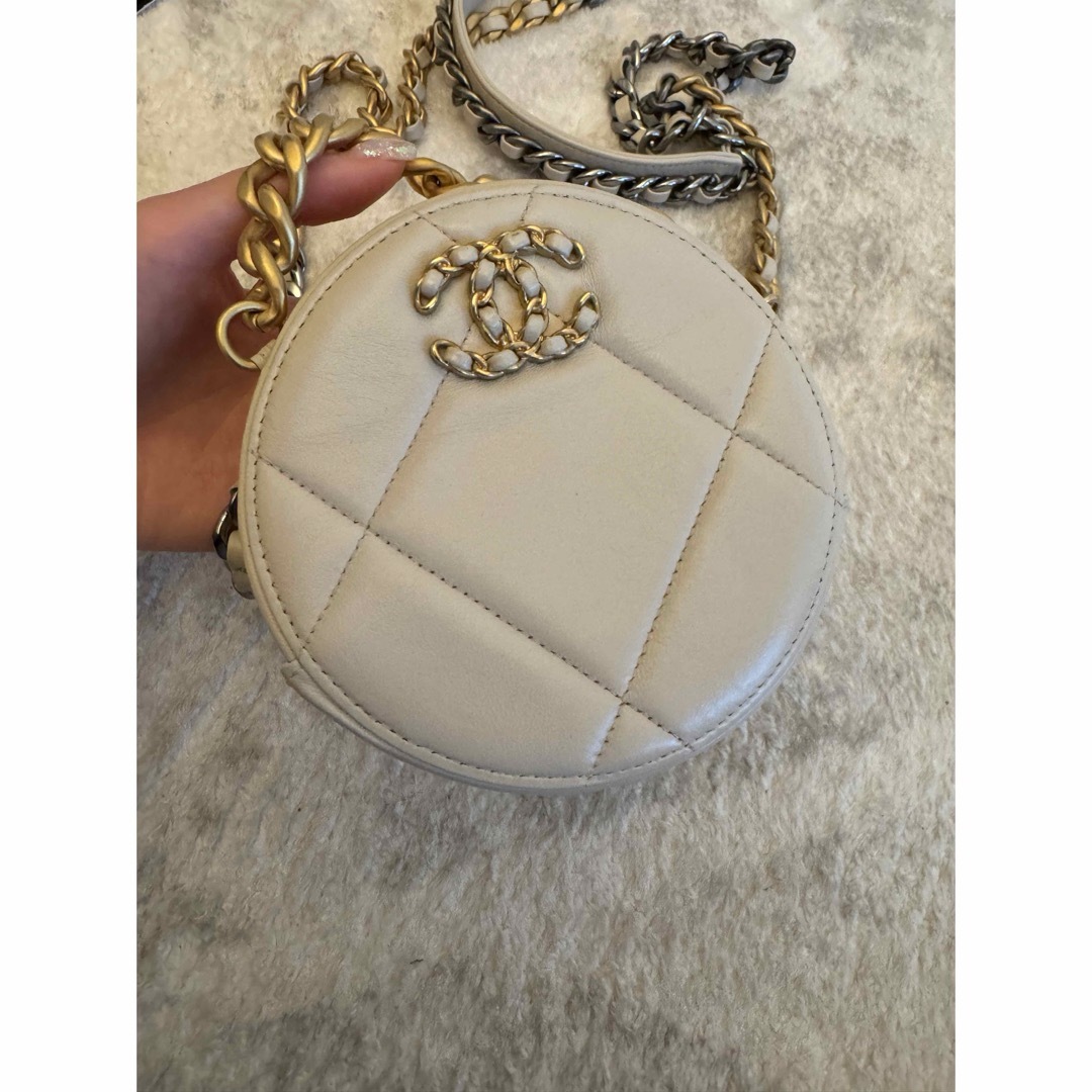 CHANEL - 最終値下げシャネル CHANEL 19 ラウンド クラッチ CHANEL - 最終値下げシャネル CHANEL 19 ラウンド クラッチ