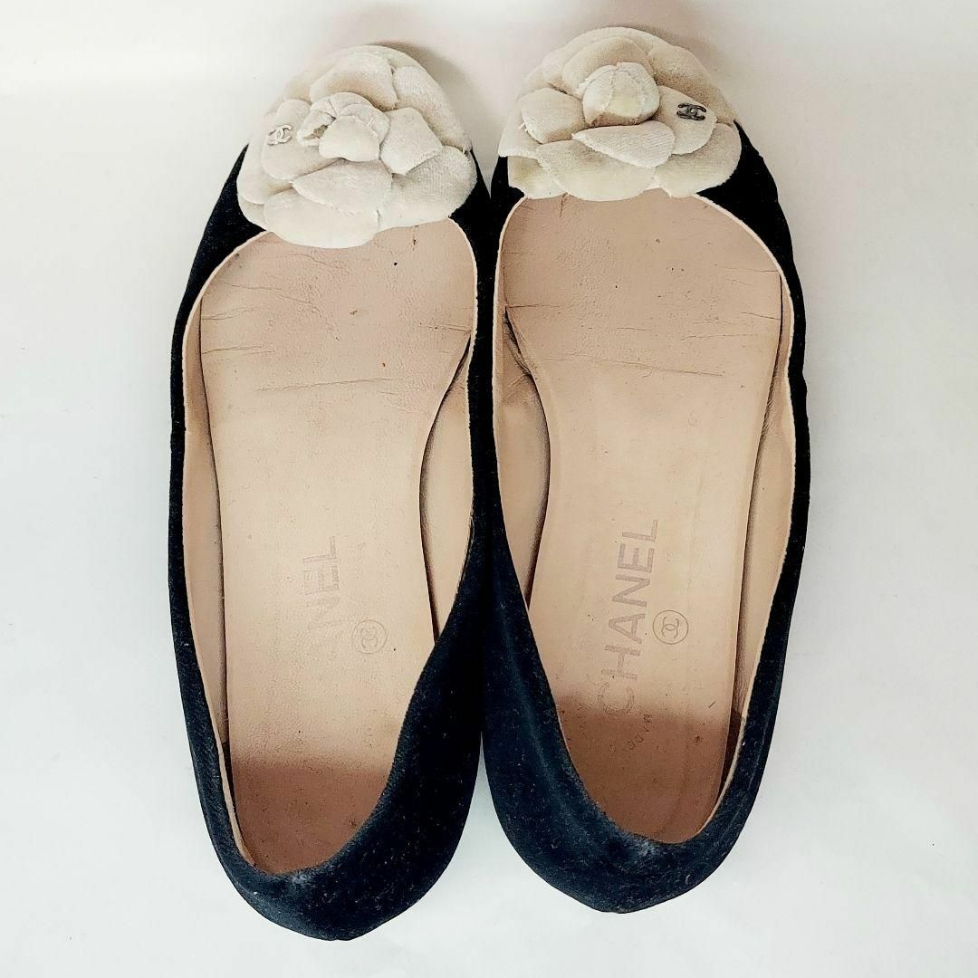 希少美品】CHANEL カメリア ベロア フラットシューズ 381/2 黒 希少美品】CHANEL カメリア ベロア フラットシューズ 381/2 黒