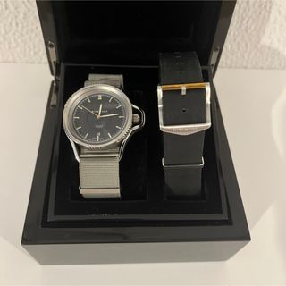 GIVENCHY(時計 ・ ゴールド/金色系)のフリマアイテム一覧 GIVENCHY(時計 ・ ゴールド/金色系)のフリマアイテム一覧