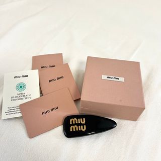 MIU MIU(バレッタ/ヘアクリップ)のフリマアイテム一覧 MIU MIU(バレッタ/ヘアクリップ)のフリマアイテム一覧