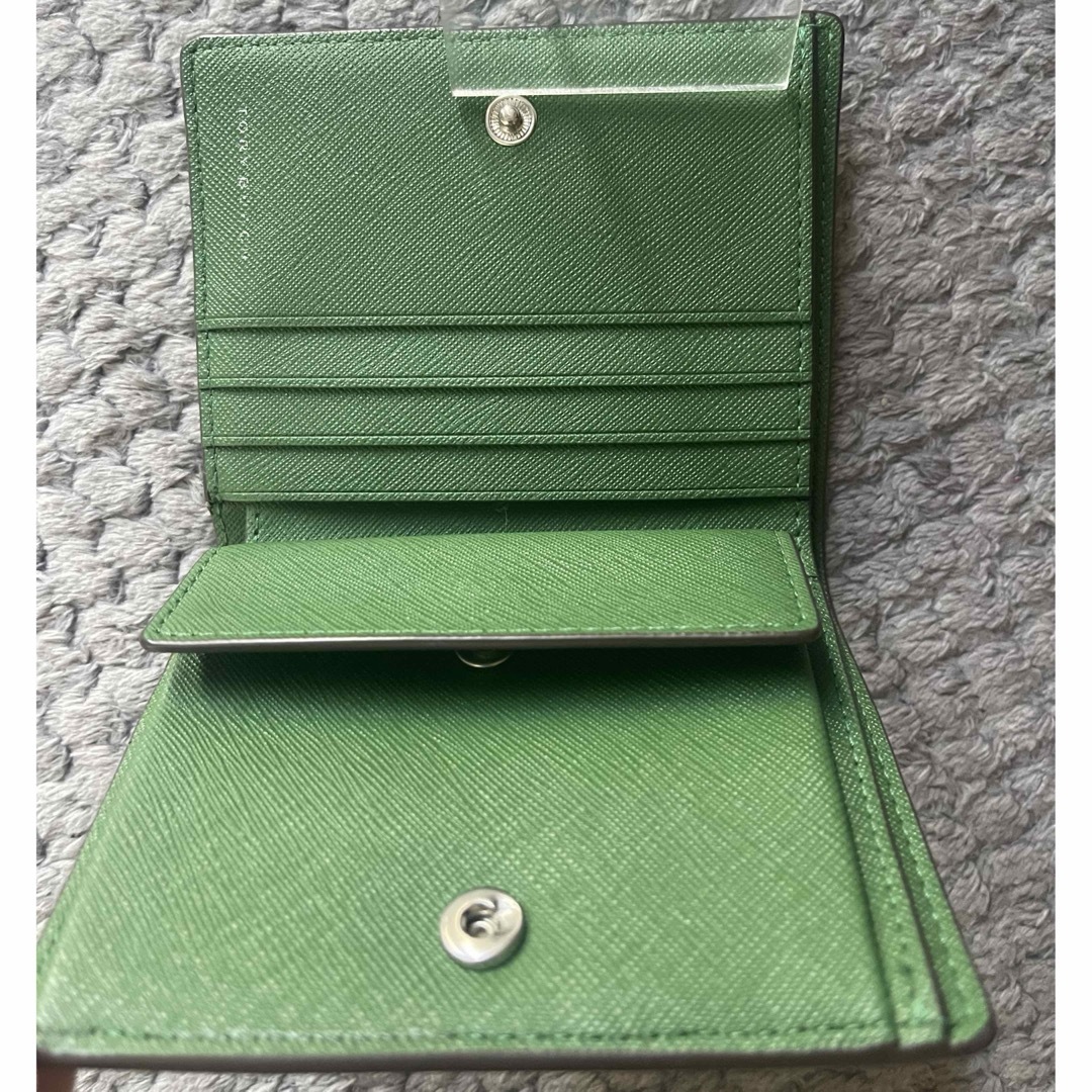 Tory Burch - トリーバーチ 二つ折り 財布 グリーンの通販 by ab Tory Burch - トリーバーチ 二つ折り 財布 グリーンの通販 by ab