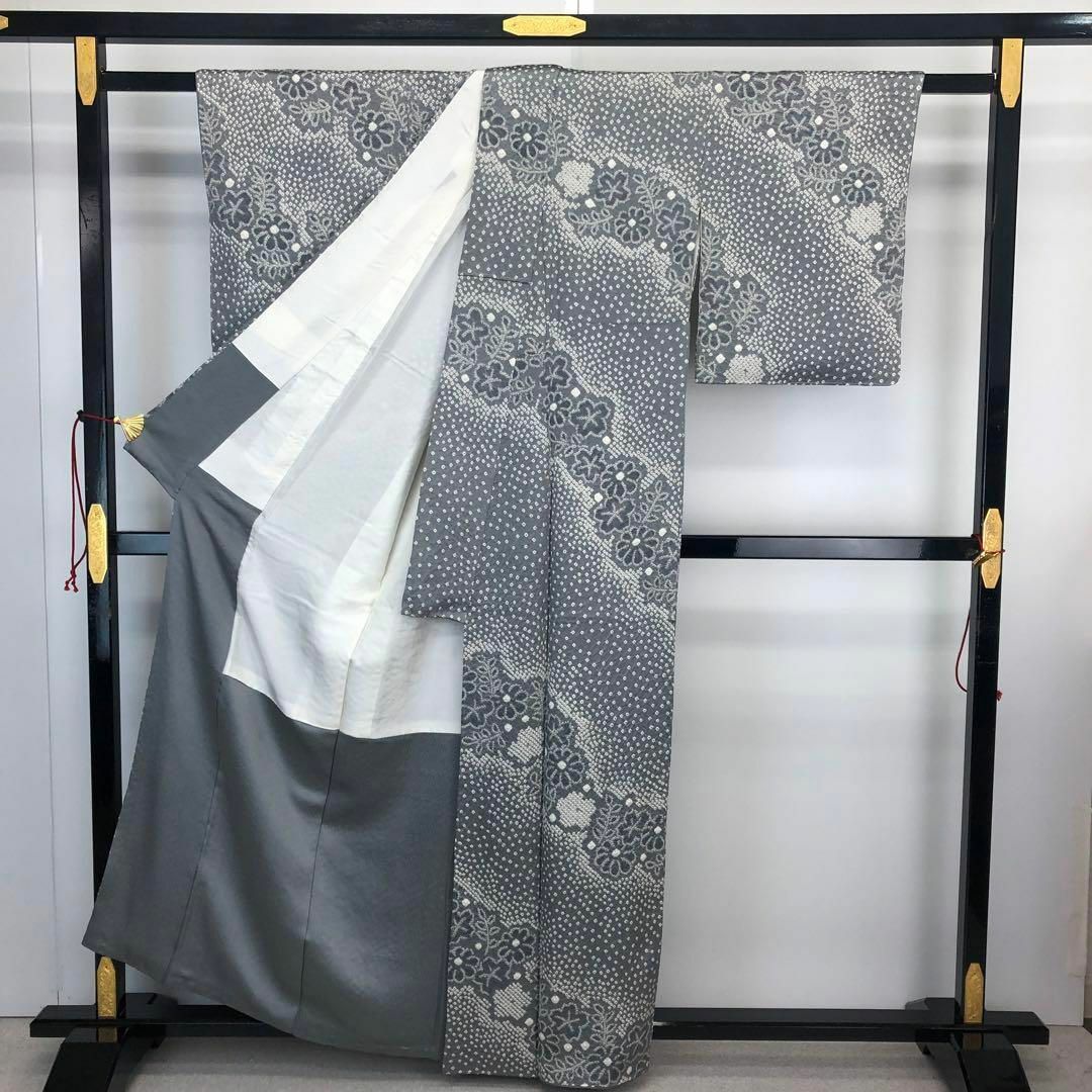 小紋 総絞り 斜め絞り柄 美しい草花模様 灰色 K-4197 小紋 総絞り 斜め絞り柄 美しい草花模様 灰色 K-4197