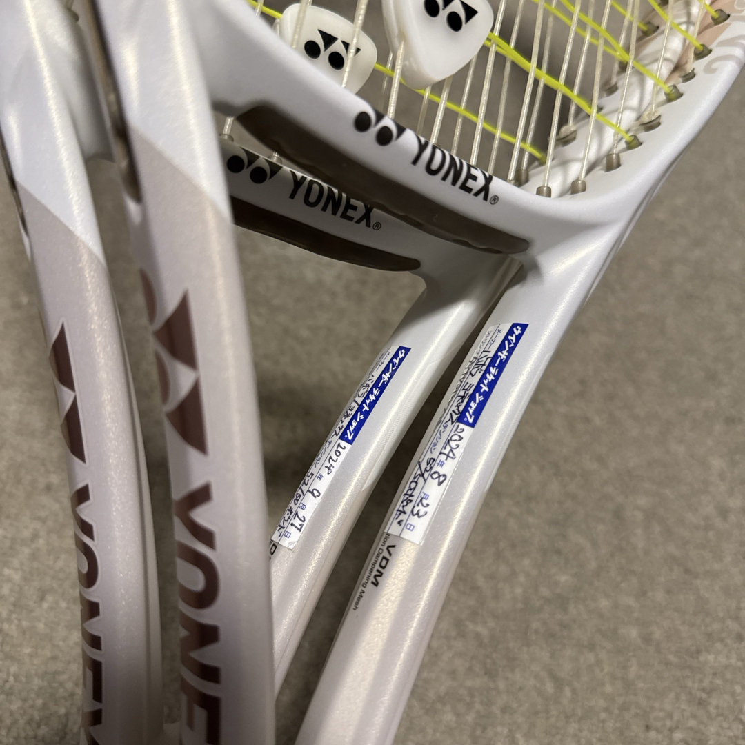 YONEX - ヨネックス ブイコア98 グリップ3 サンドベージュ 2本 YONEX - ヨネックス ブイコア98 グリップ3 サンドベージュ 2本