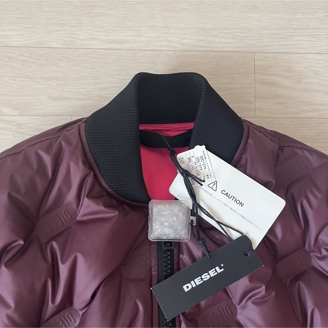 DIESEL - 【未使用タグ付き】ディーゼル ロゴ型押し ダウン DIESEL - 【未使用タグ付き】ディーゼル ロゴ型押し ダウン