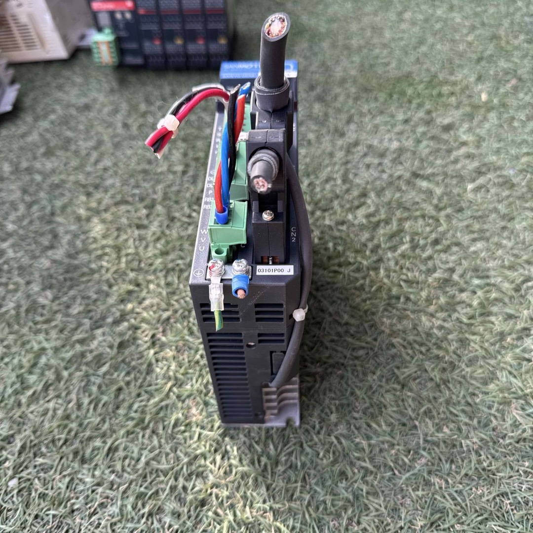 サンヨー デンキ QS1L01AA03101P00 AC サーボ ドライバー サンヨー デンキ QS1L01AA03101P00 AC サーボ ドライバー