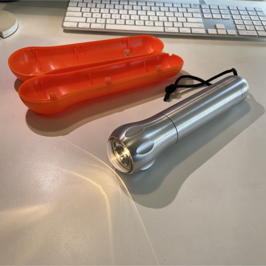 希少 美品 FLOS APOLLO 懐中電灯 マーク・ニューソン 希少 美品 FLOS APOLLO 懐中電灯 マーク・ニューソン