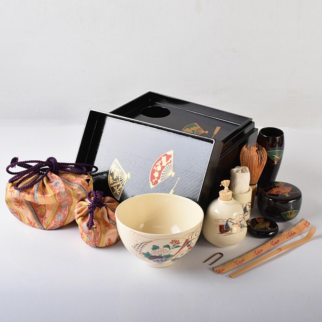黒漆 扇文蒔絵 茶箱 加藤昌山造 茶碗 扇文蒔絵 棗など 黒漆 扇文蒔絵 茶箱 加藤昌山造 茶碗 扇文蒔絵 棗など
