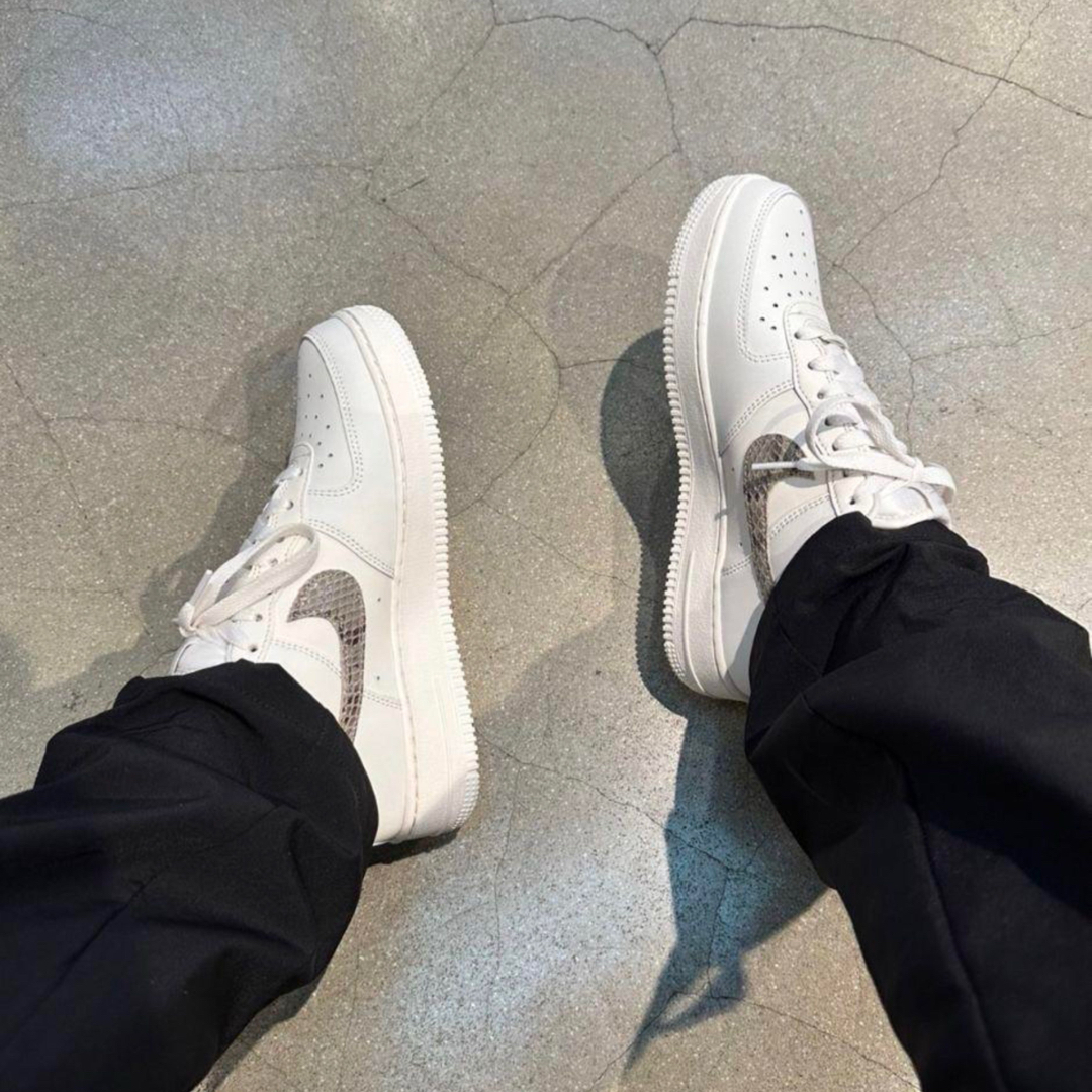 新品22cm】NIKE エアフォース1オフホワイト/スネークスキン風 新品22cm】NIKE エアフォース1オフホワイト/スネークスキン風