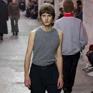 DRIES VAN NOTEN(ベスト)のフリマアイテム一覧 DRIES VAN NOTEN(ベスト)のフリマアイテム一覧