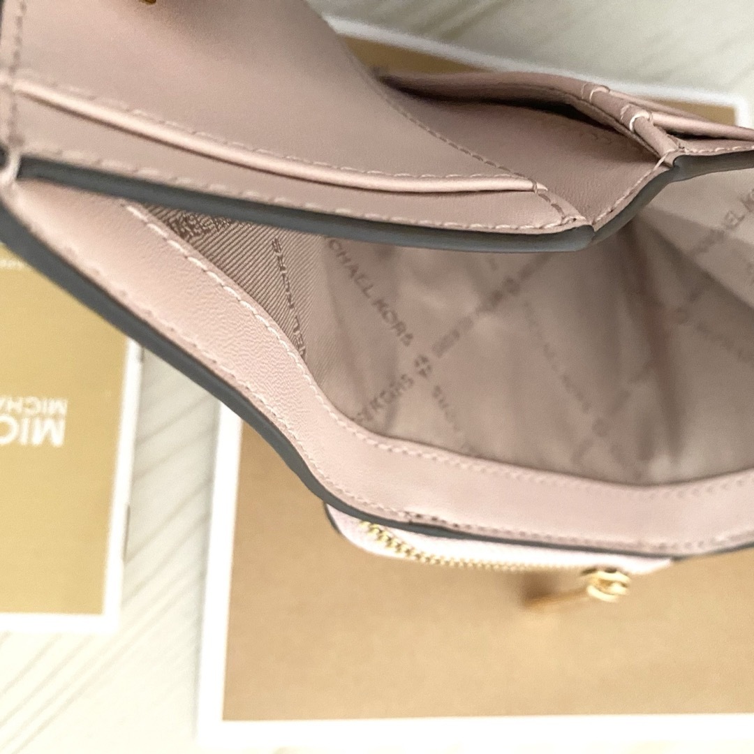 完売カラー! MICHAEL KORS マイケルコース 折り財布 ライトピンク 完売カラー! MICHAEL KORS マイケルコース 折り財布 ライトピンク