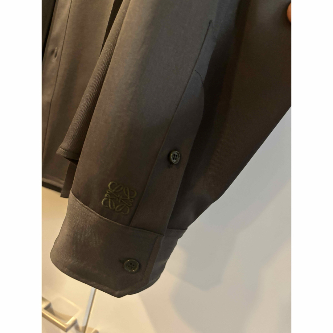 LOEWE - ロエベ loewe 新品未使用 長袖シャツ ウール カーキ 39 LOEWE - ロエベ loewe 新品未使用 長袖シャツ ウール カーキ 39