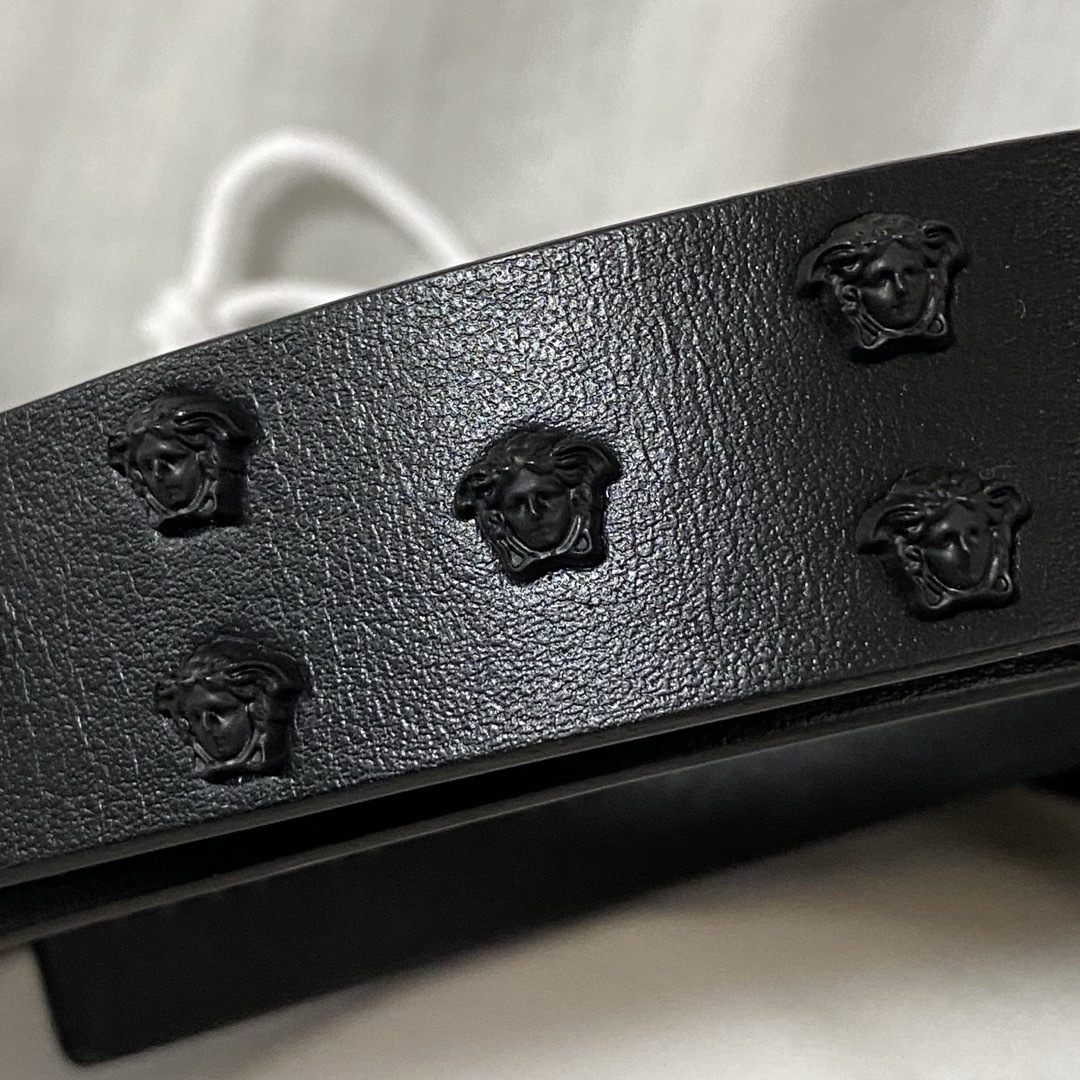 VERSACE - 新品 本物正規品 VERSACE メンズ レザー ベルト VERSACE - 新品 本物正規品 VERSACE メンズ レザー ベルト