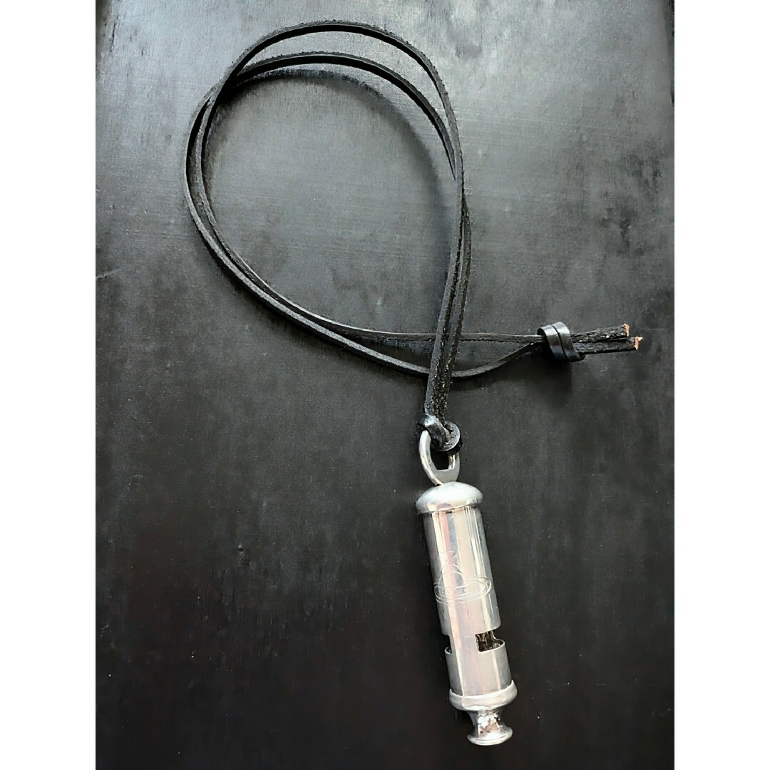 vivienne westwood ホイッスル ペンダントトップ & 本革ひも vivienne westwood ホイッスル ペンダントトップ & 本革ひも
