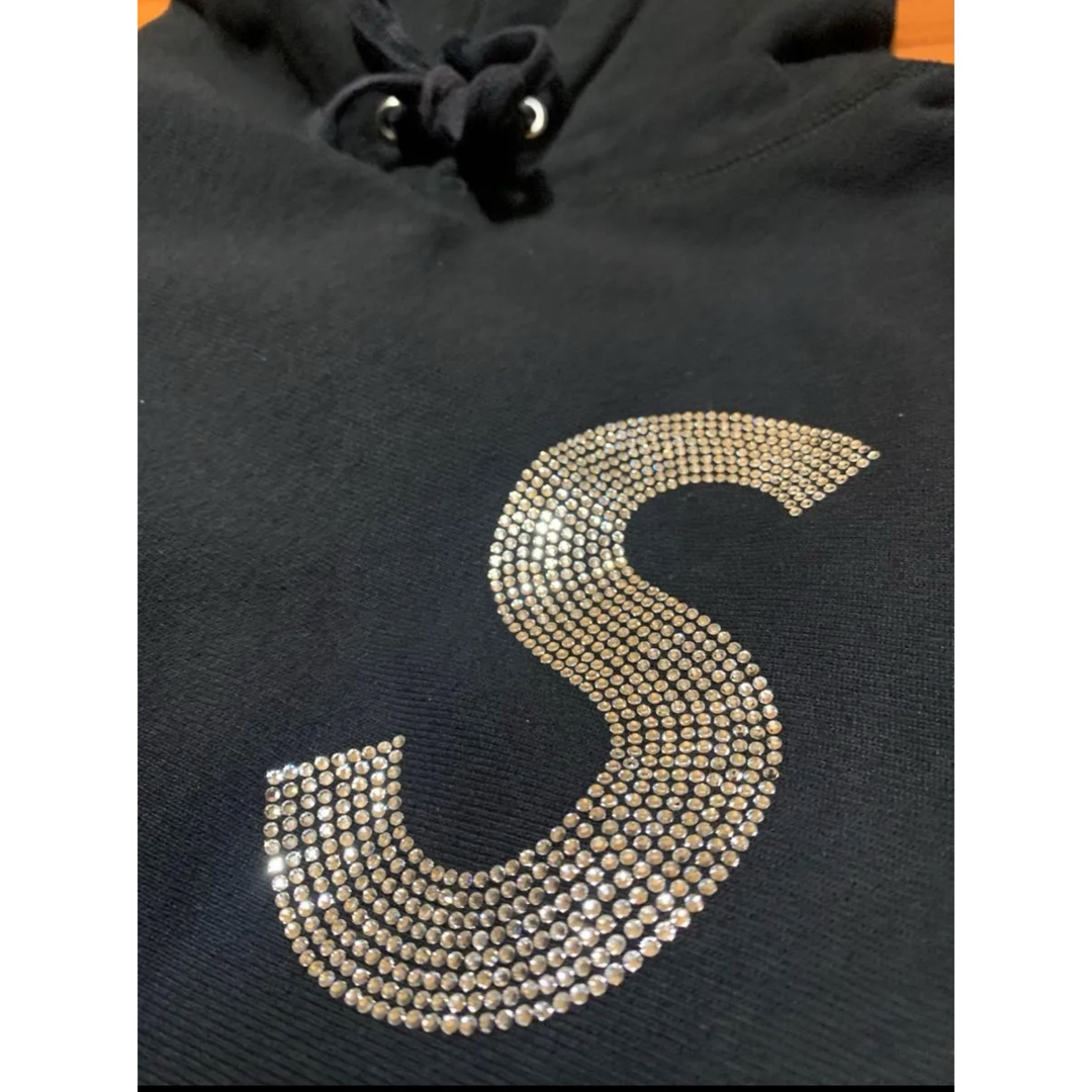 即完売品】 SupremexSロゴ SWAROVSKI パーカー大人気希少S 即完売品】 SupremexSロゴ SWAROVSKI パーカー大人気希少S