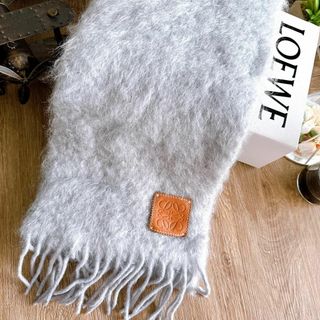 LOEWE ロエベ マフラー ロゴパッチ ウール&カシミヤ F811251X06 LOEWE ロエベ マフラー ロゴパッチ ウール&カシミヤ F811251X06
