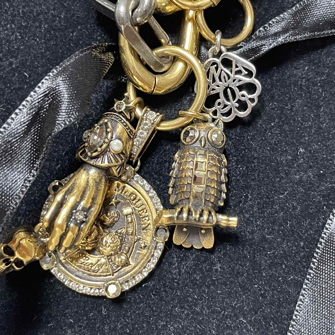 美品 Alexander McQueen チェーン ネックレス チャーム 完売 美品 Alexander McQueen チェーン ネックレス チャーム 完売