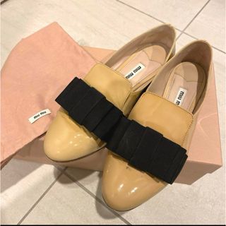 MIU MIU(ローファー/革靴)のフリマアイテム一覧 MIU MIU(ローファー/革靴)のフリマアイテム一覧