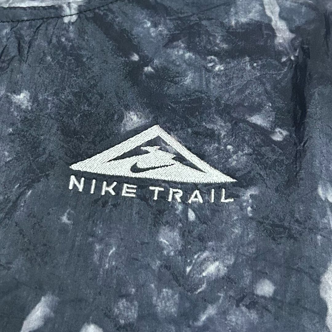 NIKE - <新品>レディースMサイズ ナイキトレイル ジャケット NIKE - <新品>レディースMサイズ ナイキトレイル ジャケット