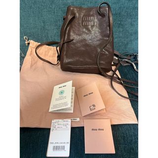 MIU MIU(ショルダーバッグ ・ ブラウン/茶色系)のフリマ MIU MIU(ショルダーバッグ ・ ブラウン/茶色系)のフリマ