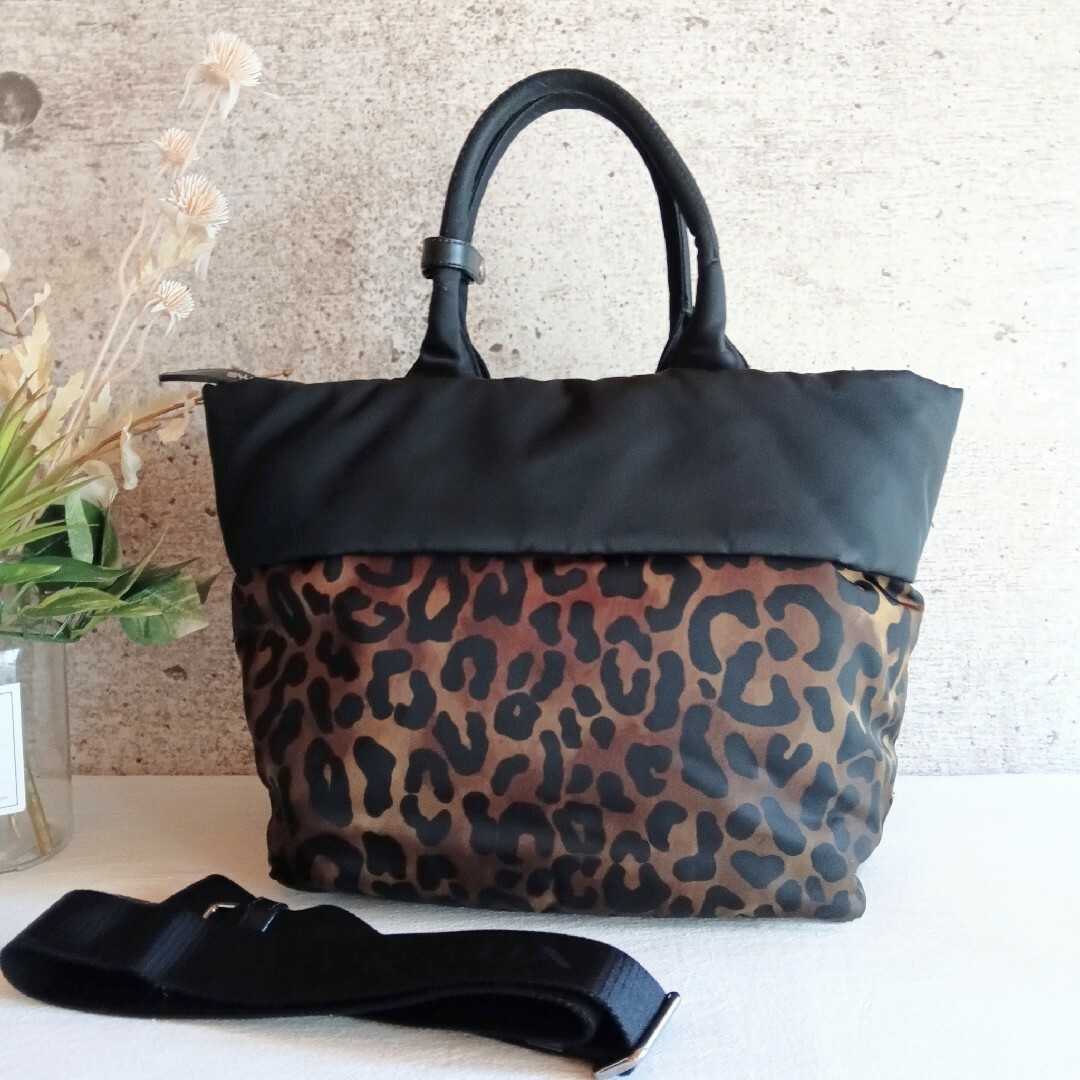 PRADA - 美品 プラダ レオパード ナイロン 2way ショルダー PRADA - 美品 プラダ レオパード ナイロン 2way ショルダー