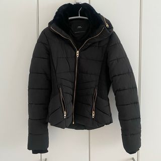 ZARA - 【完売品】ZARA ザラ ベルト付きフードダウンジャケット ZARA - 【完売品】ZARA ザラ ベルト付きフードダウンジャケット