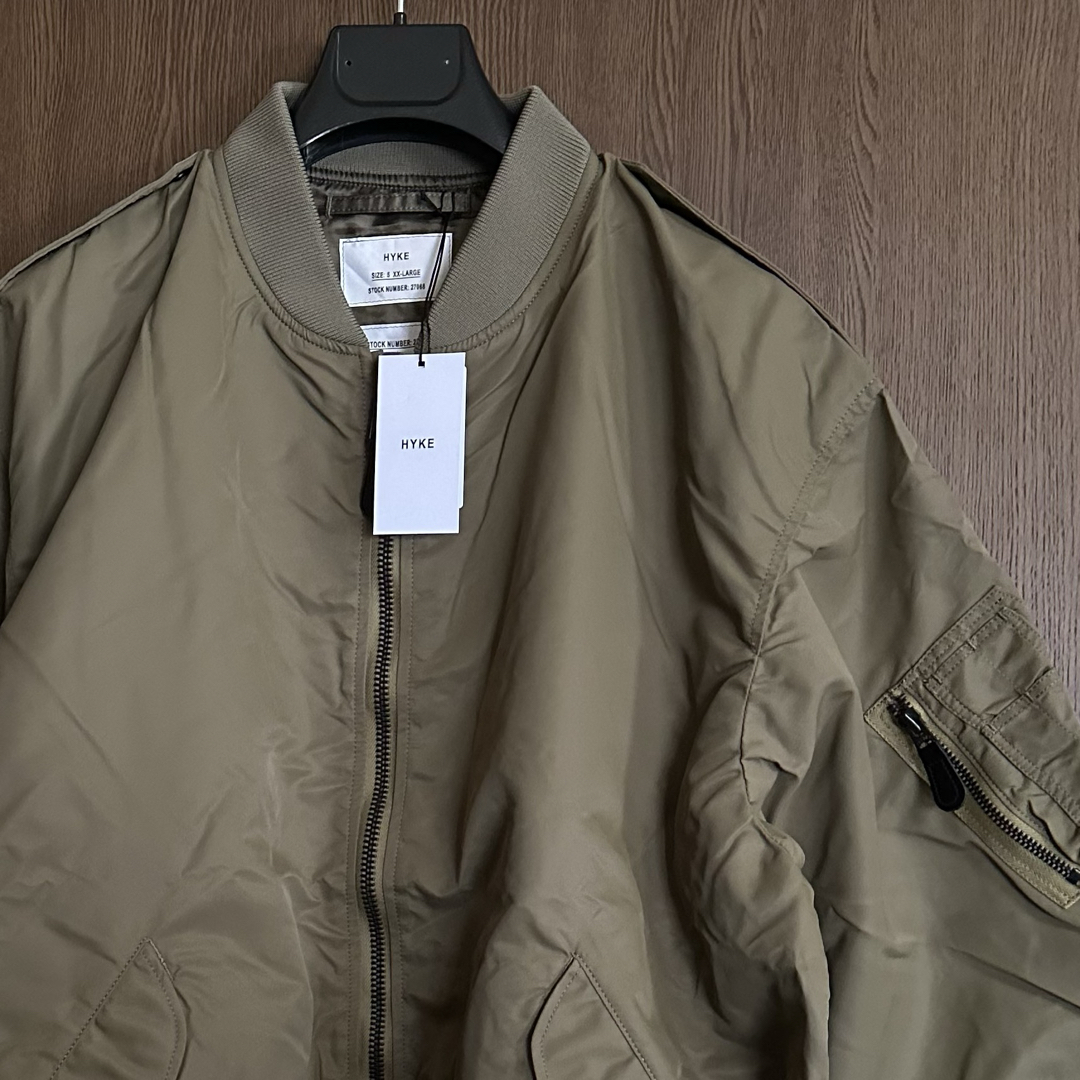HYKE - 5新品 HYKE メンズ TYPE L-2A JACKET ブルゾン カーキの HYKE - 5新品 HYKE メンズ TYPE L-2A JACKET ブルゾン カーキの