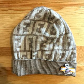 FENDI(ニット帽/ビーニー)のフリマアイテム一覧 FENDI(ニット帽/ビーニー)のフリマアイテム一覧