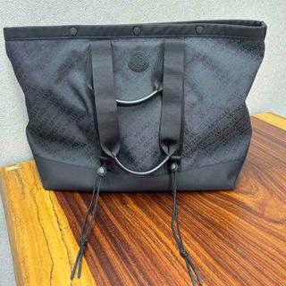 MONCLER - 新品 モンクレール 23aw ブランドロ トートバッグ MONCLER - 新品 モンクレール 23aw ブランドロ トートバッグ