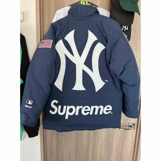Supreme(ダウンジャケット ・ ブルー・ネイビー/青色系)の Supreme(ダウンジャケット ・ ブルー・ネイビー/青色系)の