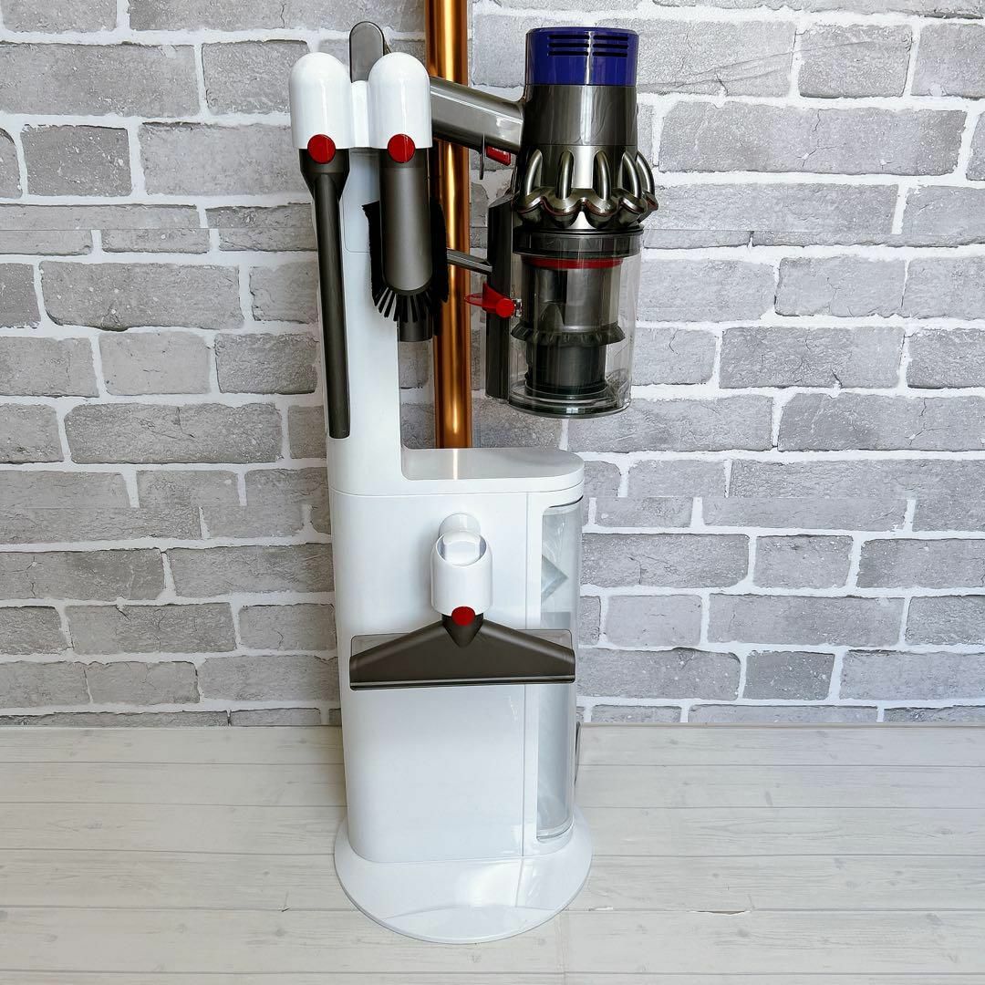 美品❤︎Dyson Cyclone V10SV12ハンディクリーナー収納ドック付 美品❤︎Dyson Cyclone V10SV12ハンディクリーナー収納ドック付