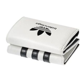 BALENCIAGA(折り財布 ・ レッド/赤色系)のフリマアイテム一覧 BALENCIAGA(折り財布 ・ レッド/赤色系)のフリマアイテム一覧