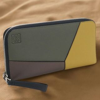 LOEWE(財布 ・ グリーン・カーキ/緑色系)のフリマアイテム一覧 LOEWE(財布 ・ グリーン・カーキ/緑色系)のフリマアイテム一覧