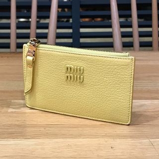 MIU MIUのフリマアイテム一覧 MIU MIUのフリマアイテム一覧